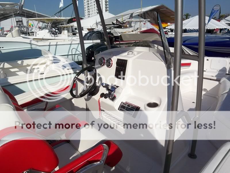 New Model Checkmate 25ft Center Console