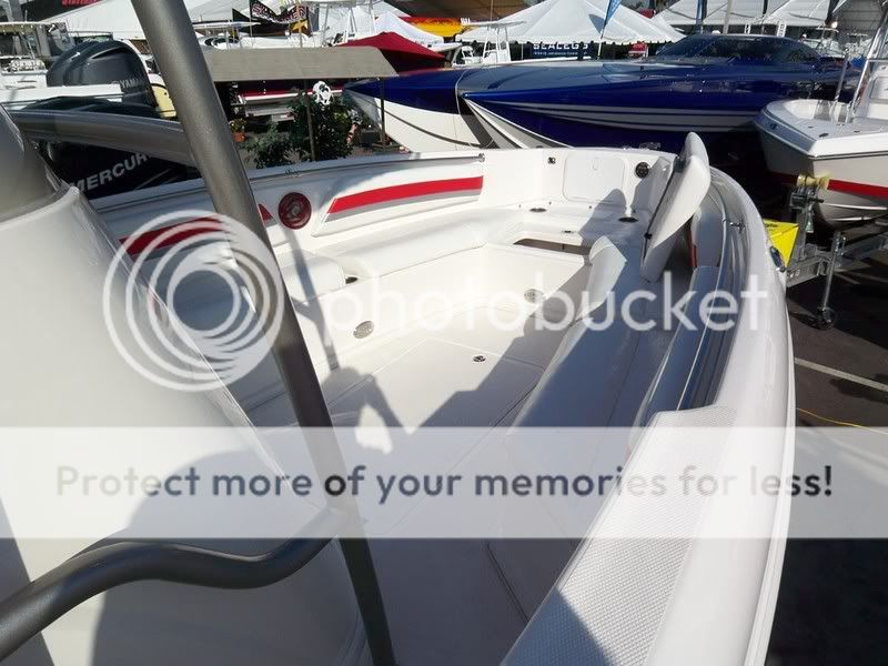 New Model Checkmate 25ft Center Console