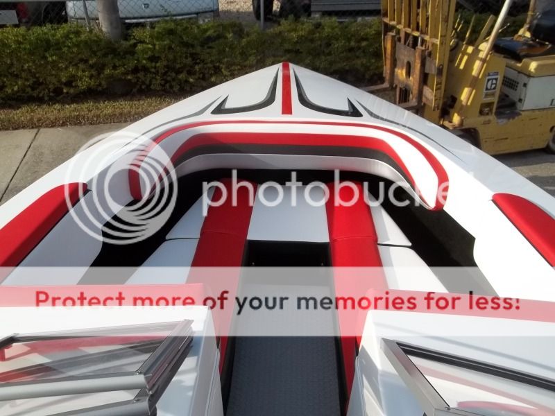 Just got in a new 21 Checkmate bowrider