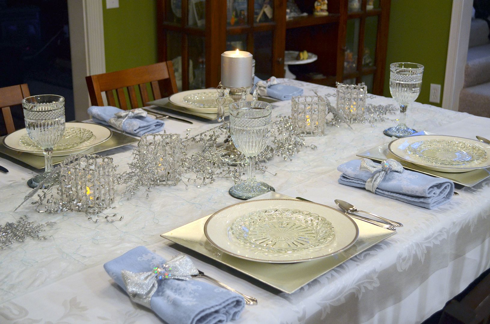 Snow & Ice ~ Tablescape | The Happy Wonderer ~ ellen b.