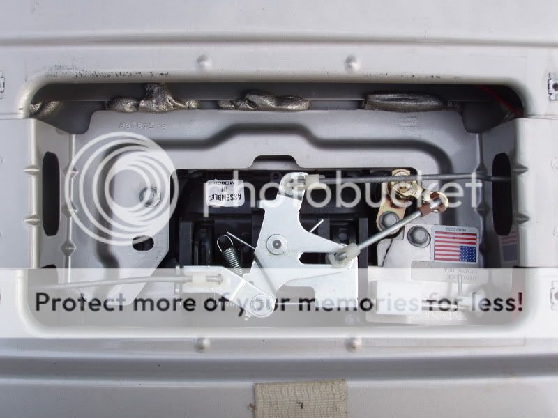 How To: Install A Electric Tailgate Lock - Chevrolet Colorado & GMC ...